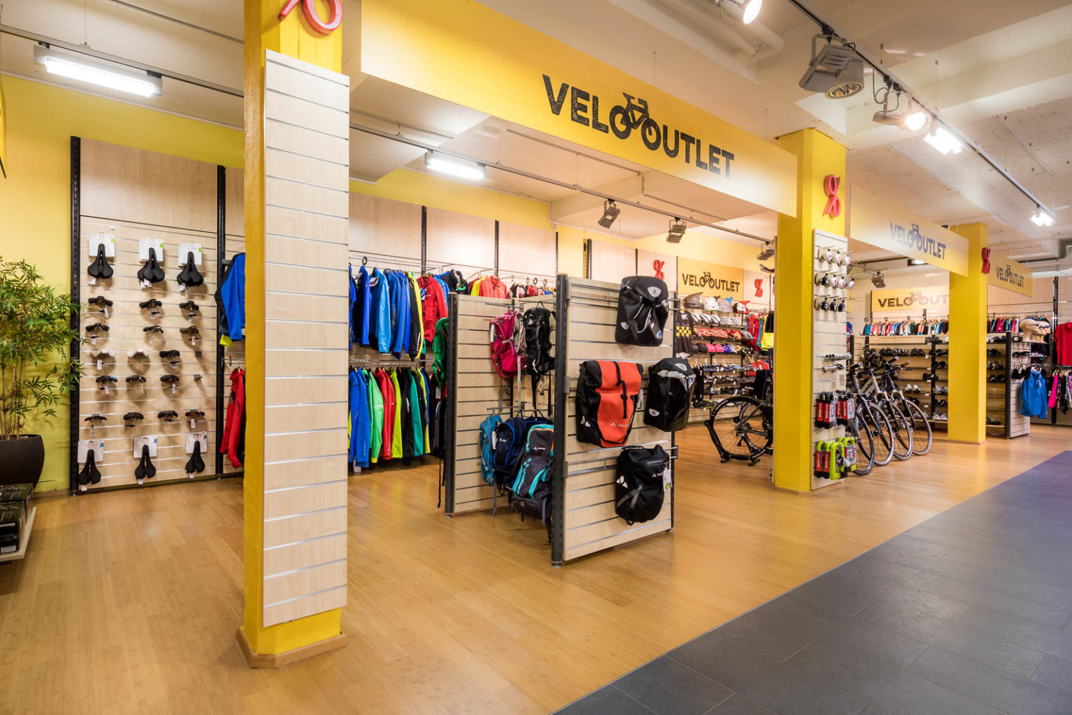 Der erste Veloplus-Outlet öffnet seine Tore! - Veloplus Blog